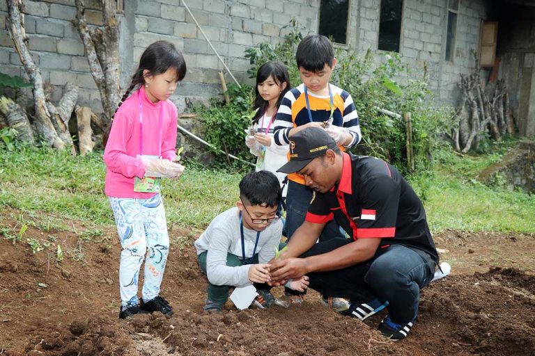 6 Cara Belajar Anak TK agar Tidak Bosan - EduCenter 6 Cara Belajar Anak TK agar Tidak Bosan - EduCenter